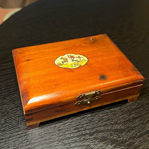 Vintage | Accents | Vintage Fox Hunt Small Cedar Wood Dovetailed ...